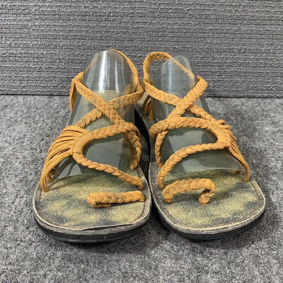 Plaka | Shoes | Plaka Sandals Womens Size 8 Sand Yellow Palm Leaf ...